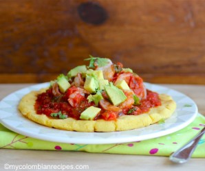 Arepa con Camarones y Hogao (Arepa with Shrimp and Creole Sauce) | My ...