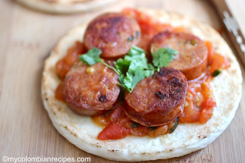 Arepa con Chorizo y Hogao (Arepa with Chorizo and Creole Sauce) - My ... Arepa con Chorizo y Hogao (Arepa with Chorizo and Creole Sauce) - My ...