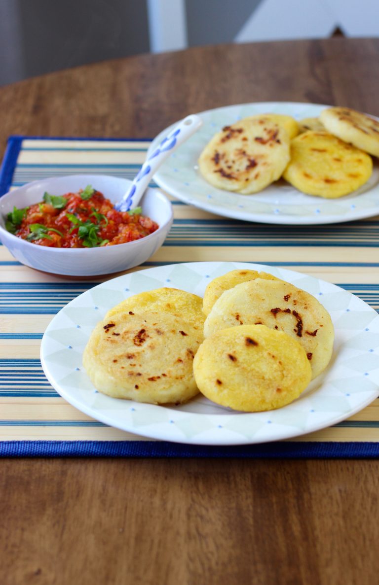 Arepas de Queso (Cheese Arepas) - My Colombian Recipes